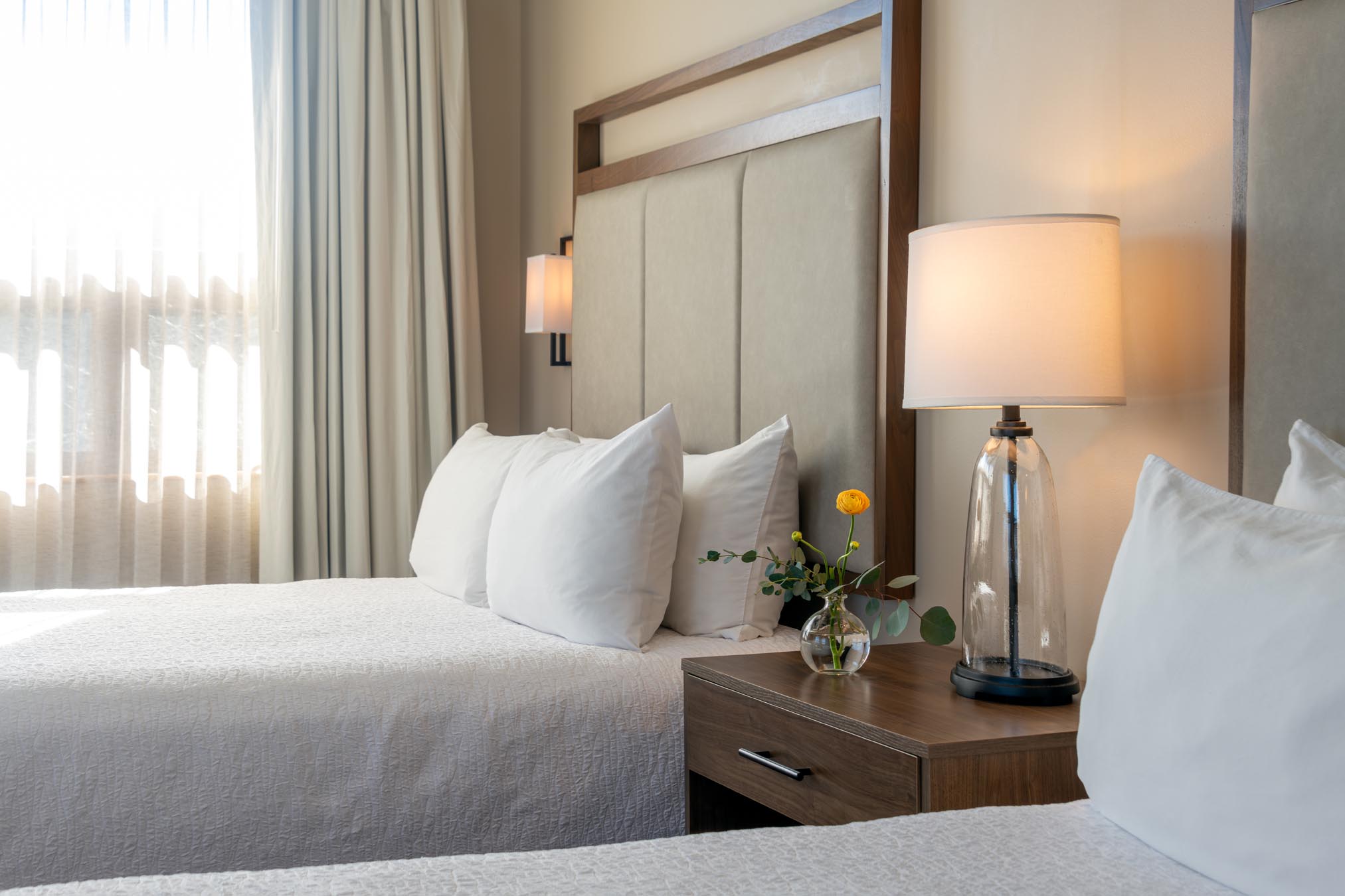 Lodging in Waterbury VT Double Queen Suite with ADA Accessibility ...